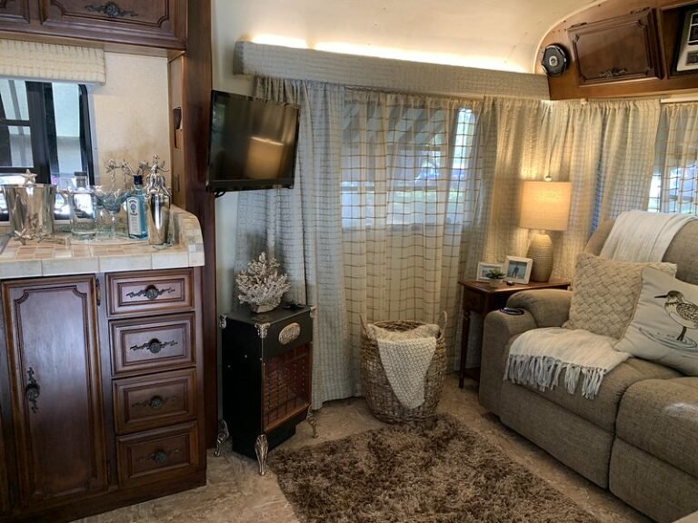 Top Curtain Ideas For RV Owners | Rovin RV